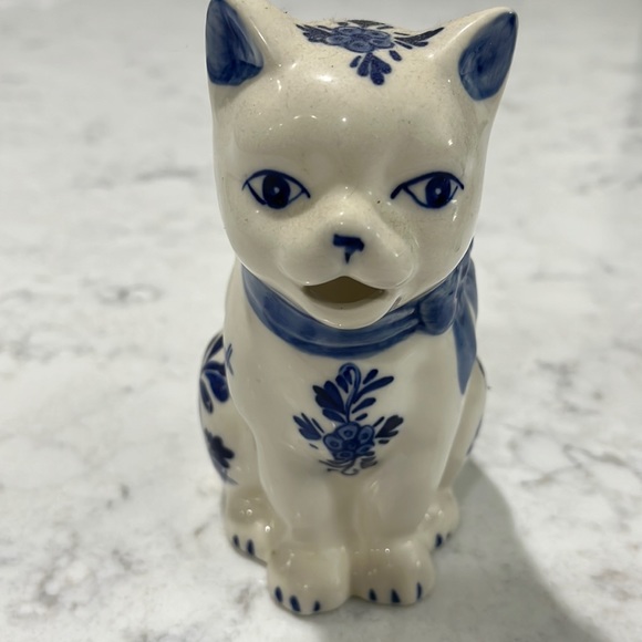 Dining | Vintage Delft Blue Sitting Cat Creamer With Handle | Poshmark